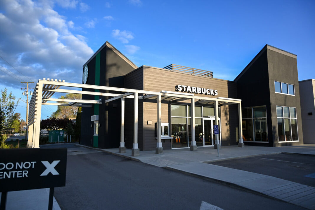 Hundreds of Starbucks Workers Face Job Loss as Chain Closes Stores ...