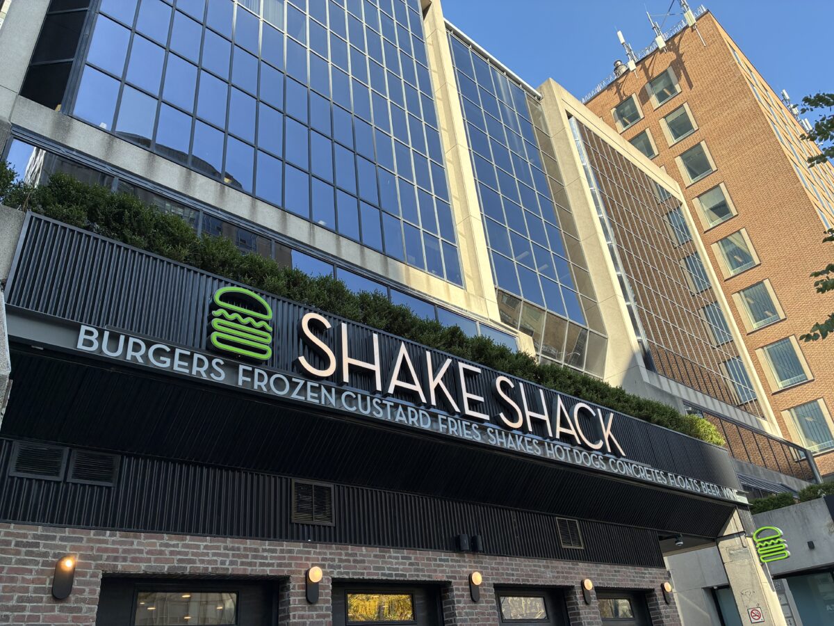 Shake Shack Opens Yonge & Eglinton Location in High-Traffic Transit ...